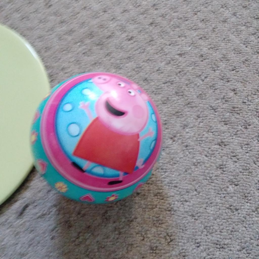 peppa pig ball in M26 Bury für £ 0,20 zum Verkauf | Shpock AT