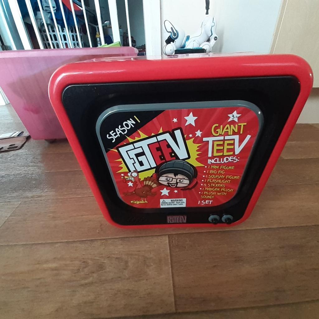 fgteev tv box and figures in M28 Salford für 12,00 £ zum Verkauf ...