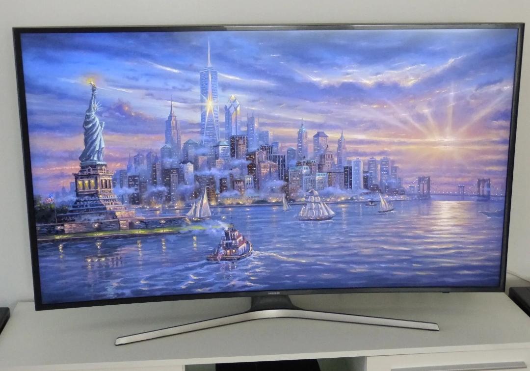 Samsung UHD LED 55 inch Curve Screen Tv in E15 London für 300,00 £ zum ...