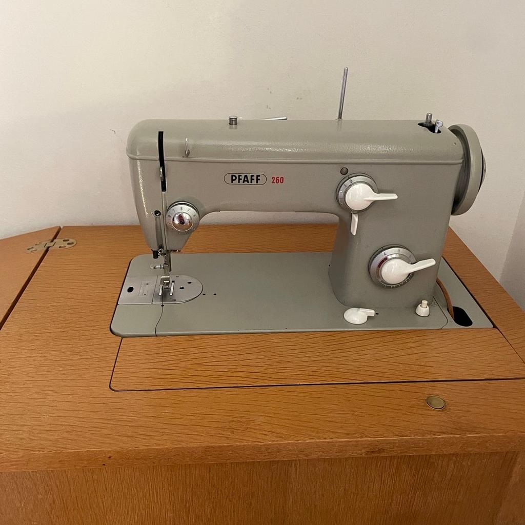 Pfaff 260 Nähmaschine im Schrank in 81543 Munich für € 160,00 zum ...