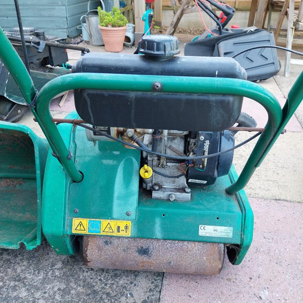 Qualcast Classic 35s Petrol Mower in TF7 Madeley für £ 30,00 zum ...