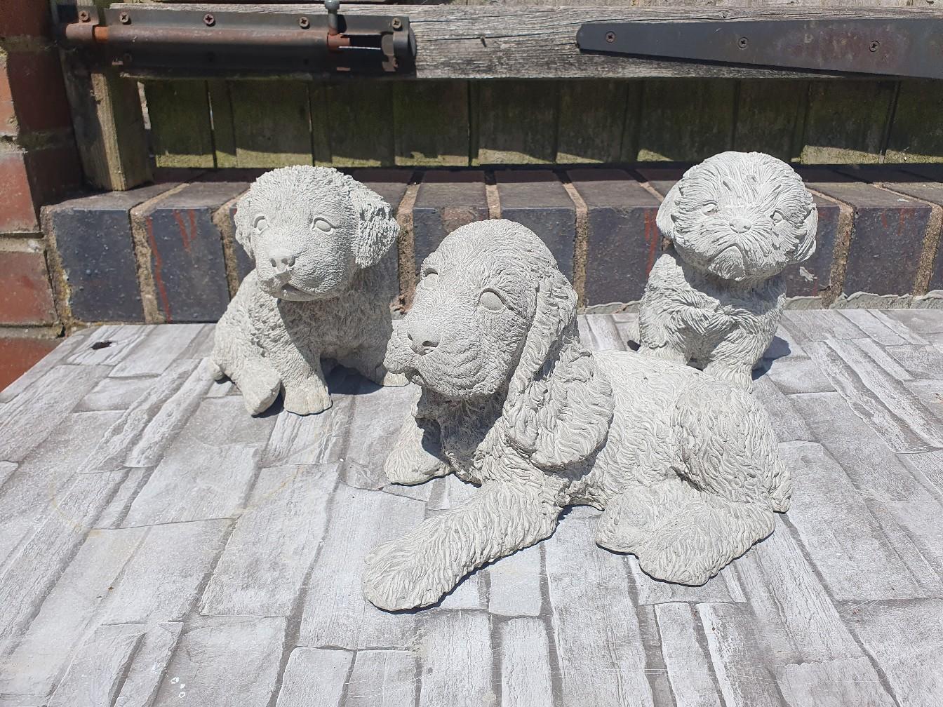 3 concrete dogs in ST6-Trent für 30,00 £ zum Verkauf | Shpock DE