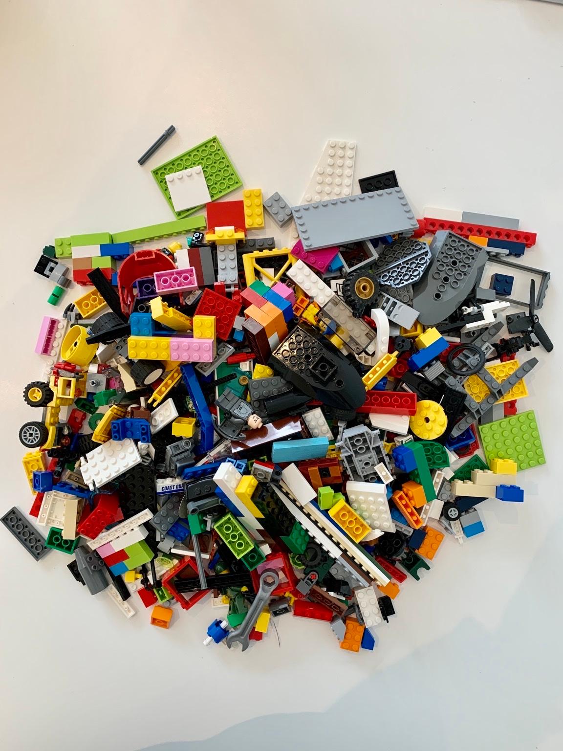 1KG Genuine Lego Bricks Bundle in NW11 London für 9,99 £ zum Verkauf ...