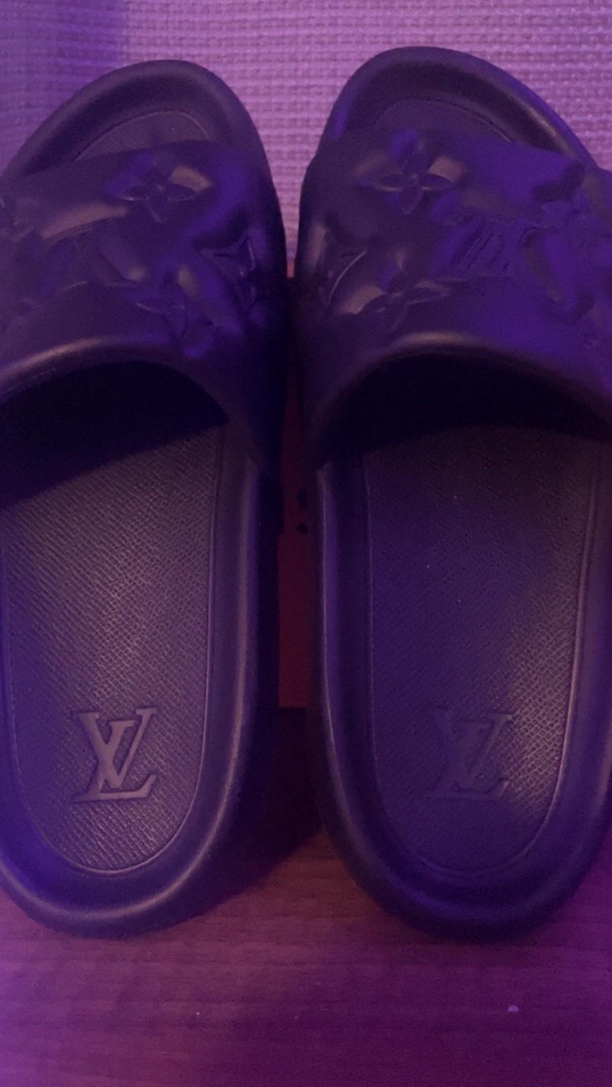Louis Vuitton black waterfront sliders in PE29 Huntingdonshire für 280 ...