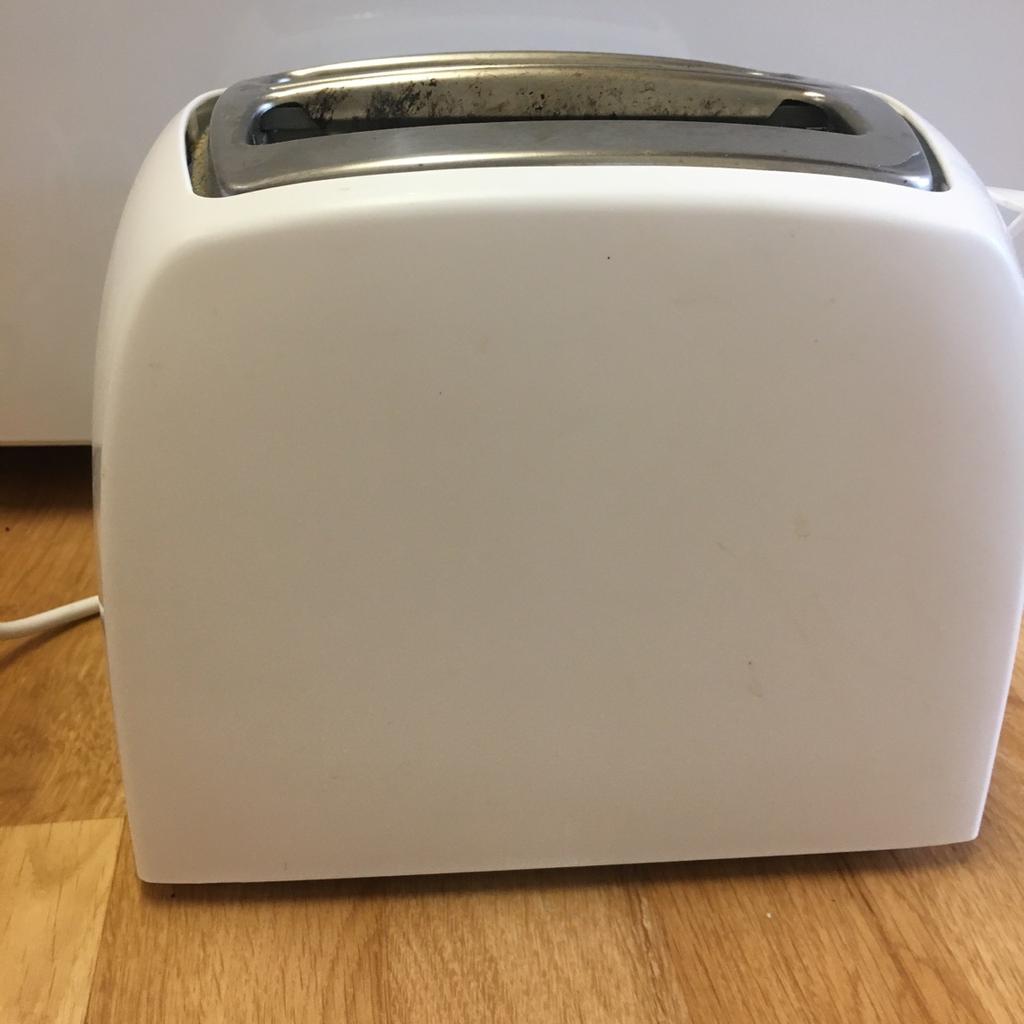 RUSSELL HOBBS TOASTER in WV4 Wolverhampton für £ 1,50 zum Verkauf ...
