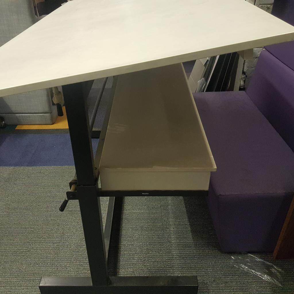 Professional Flip Top Drawing Board Table in CR0 London für 899,00 ...