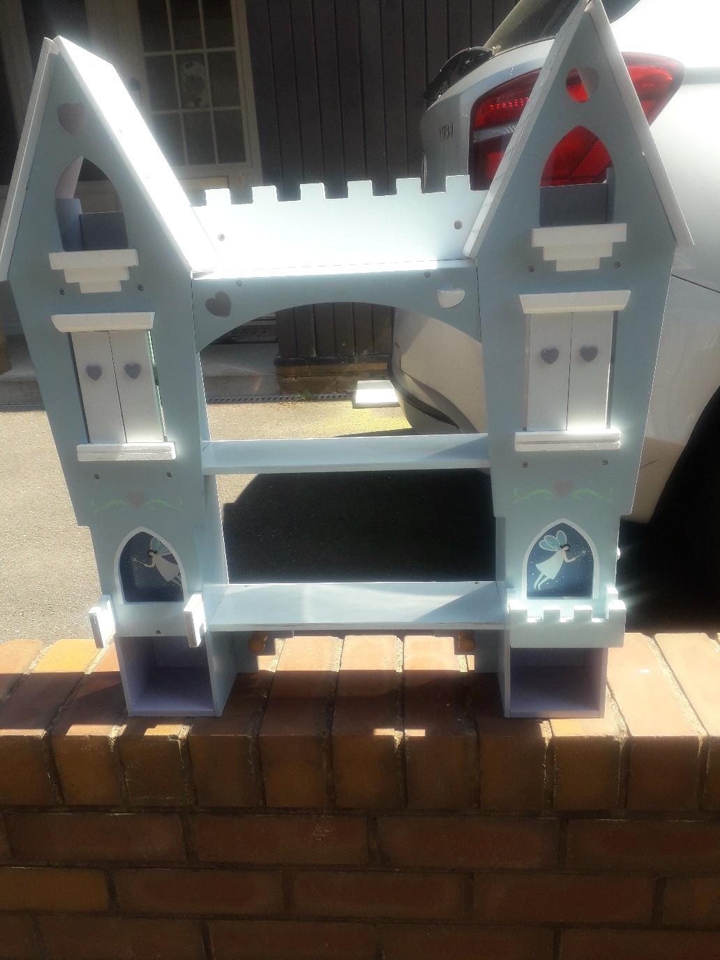 Princess Castle Shelving & Coat Hooks. in DY1 Dudley für 7,00 £ zum ...