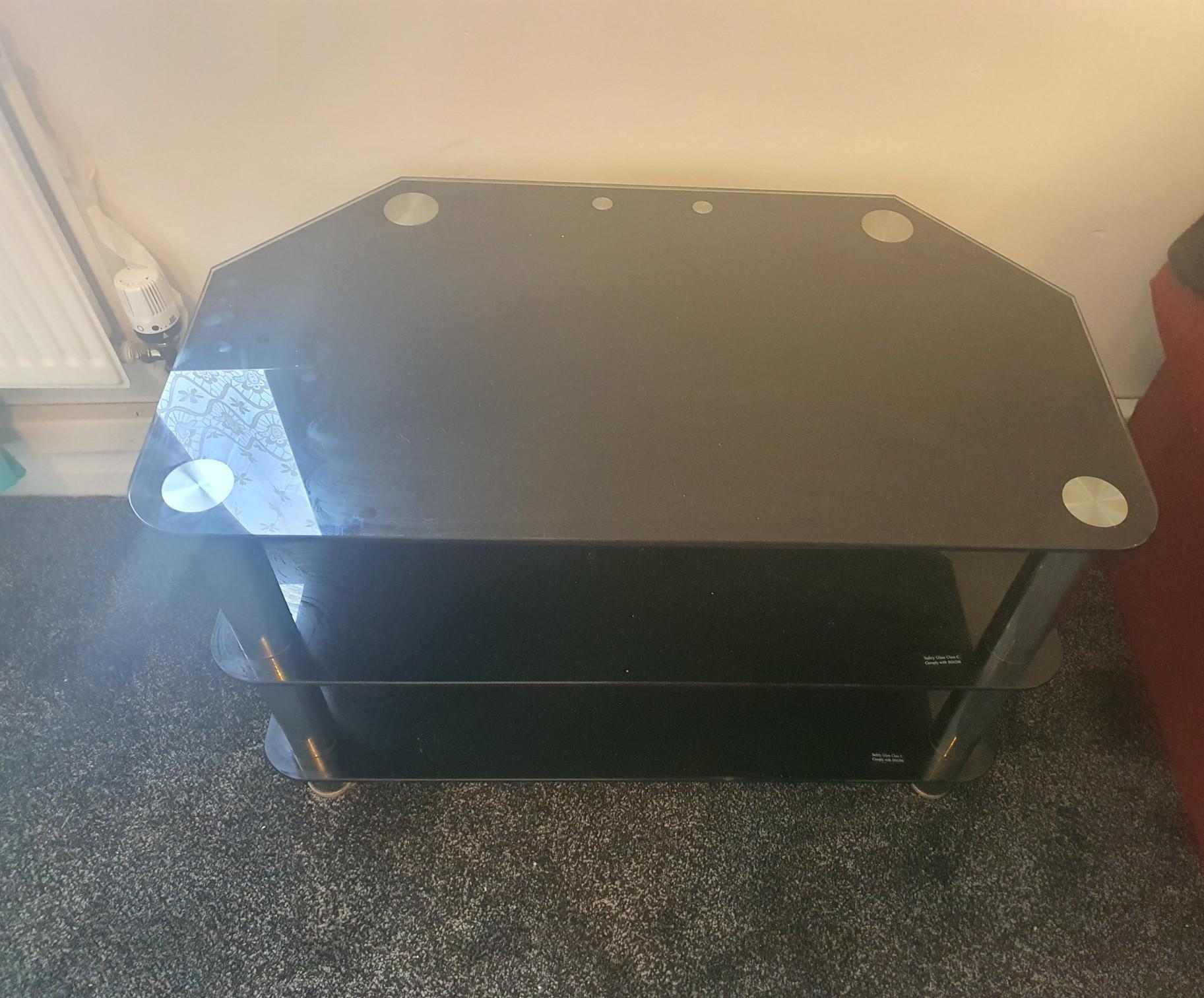 TV stand in OL16 Milnrow für £ 20,00 zum Verkauf | Shpock AT