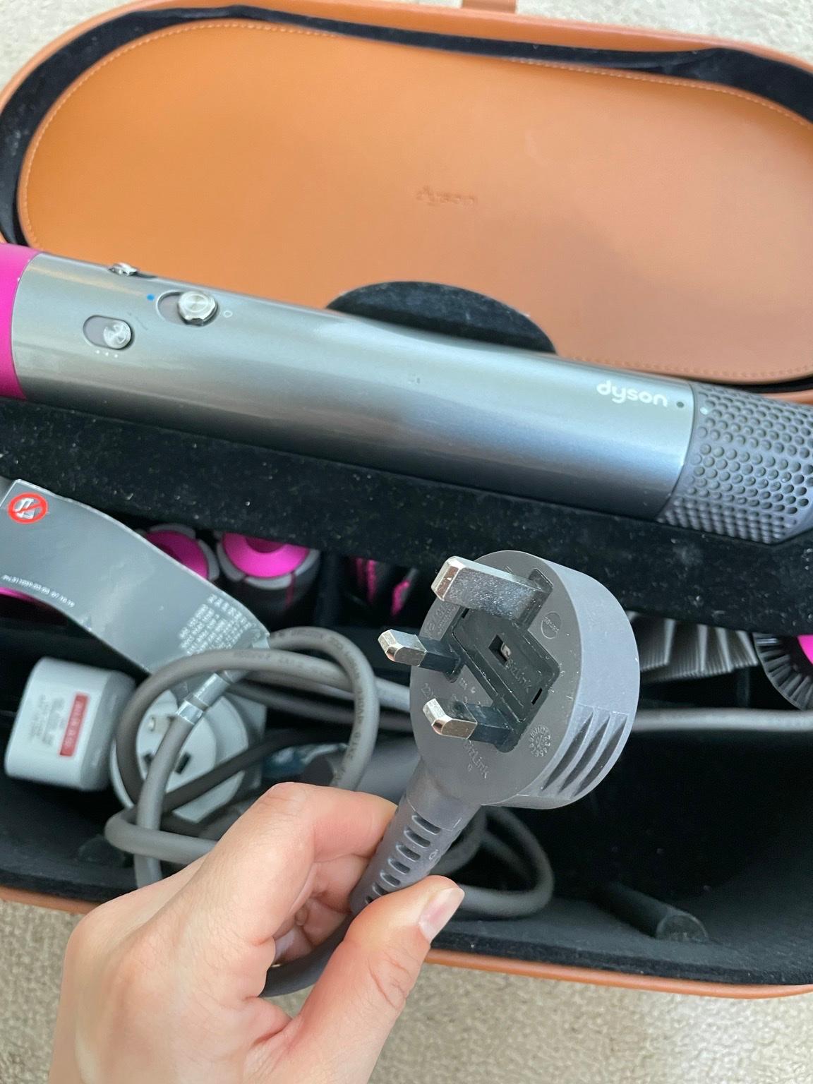Dyson Airwrap HS01 complete in DN5 Doncaster for £300.00 for sale | Shpock