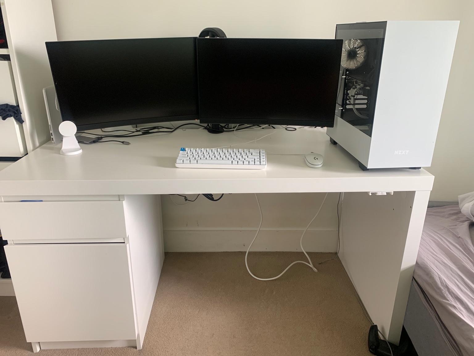 Ikea white desk with drawers collection only in SE18 London für gratis ...