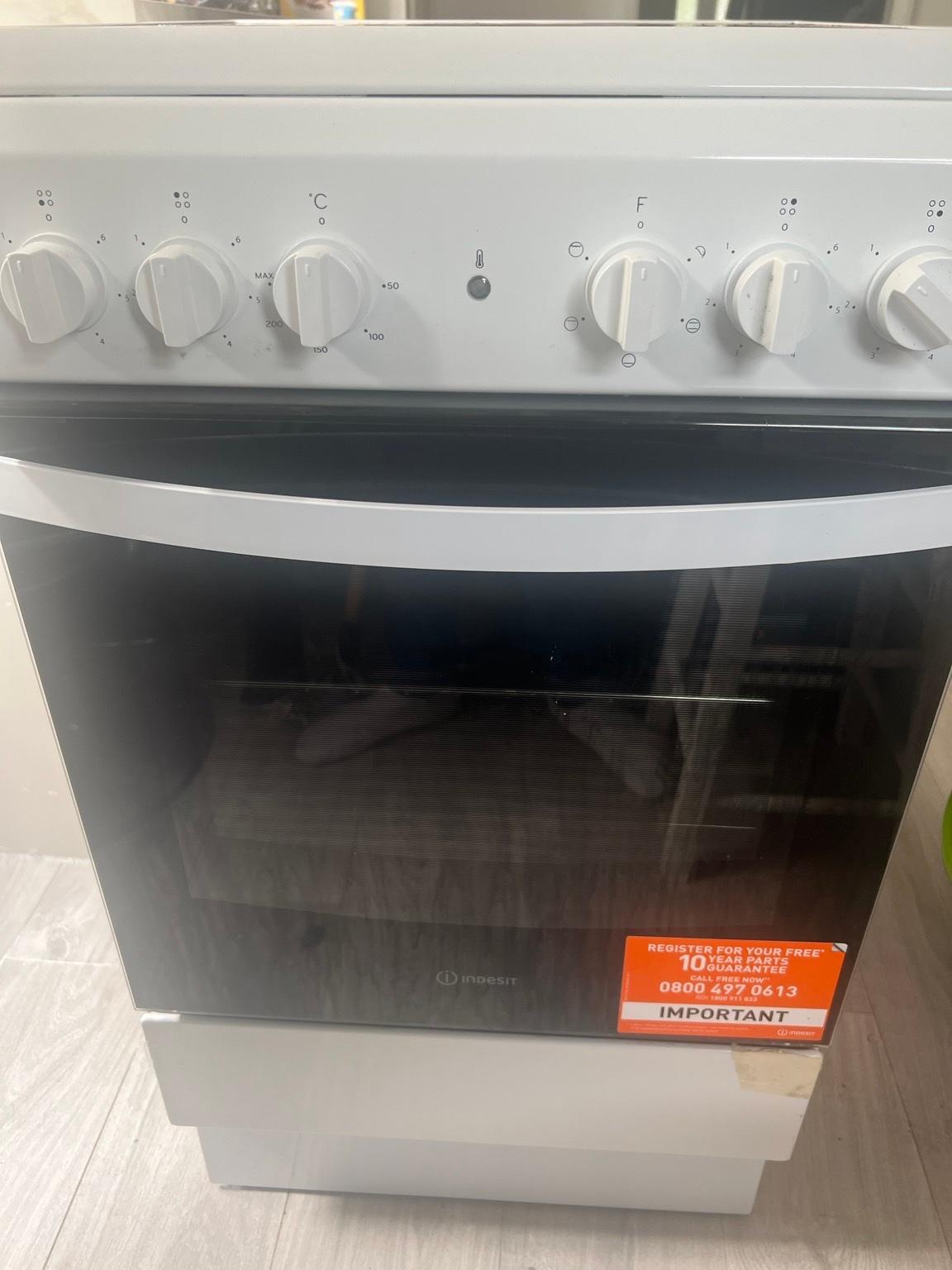Indesit electric cooker in RM9 London for £50.00 for sale | Shpock