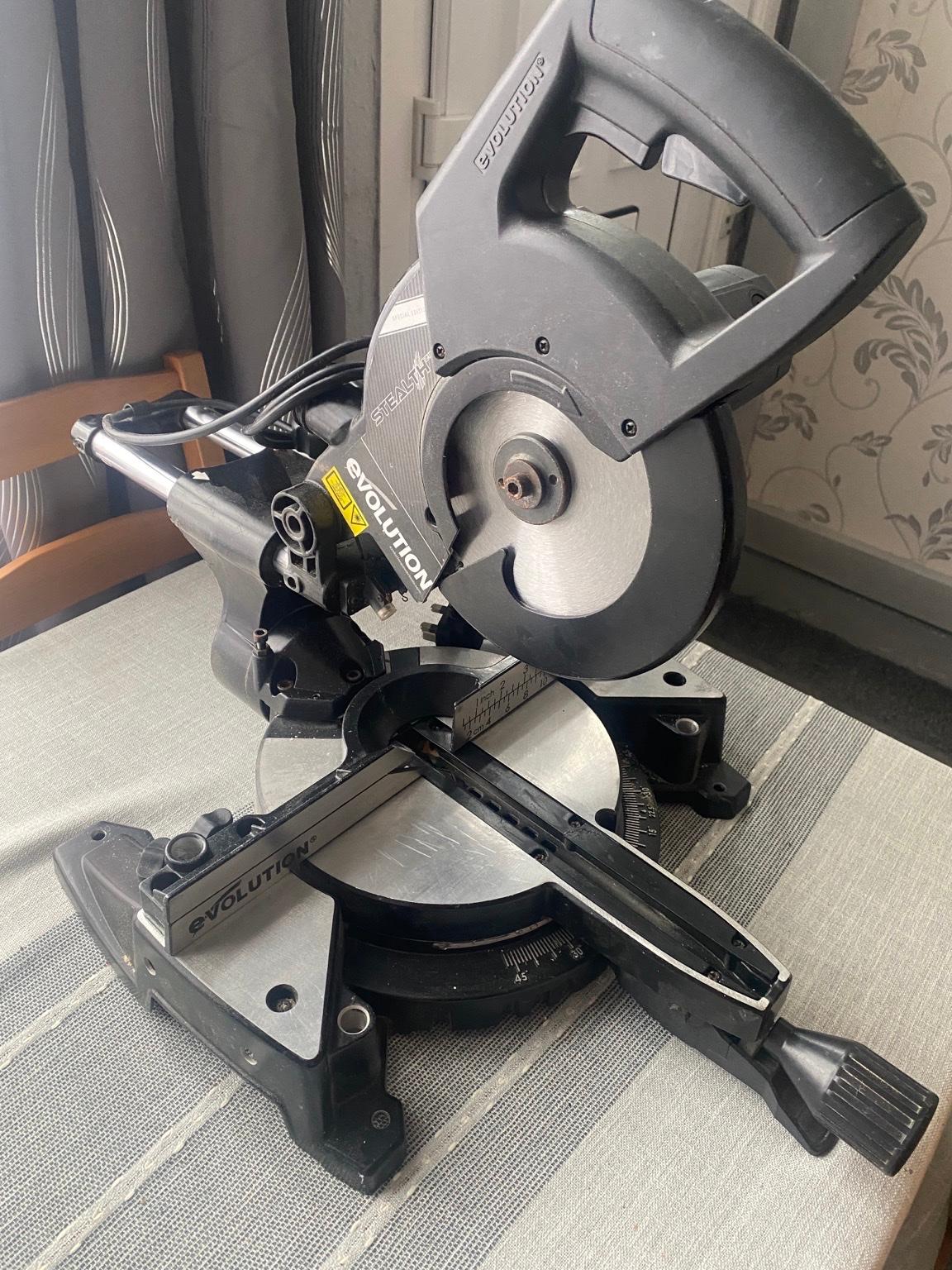 Evolution Stealth 210 Sliding Mitre Saw in DE22 Derby für 50,00 £ zum ...