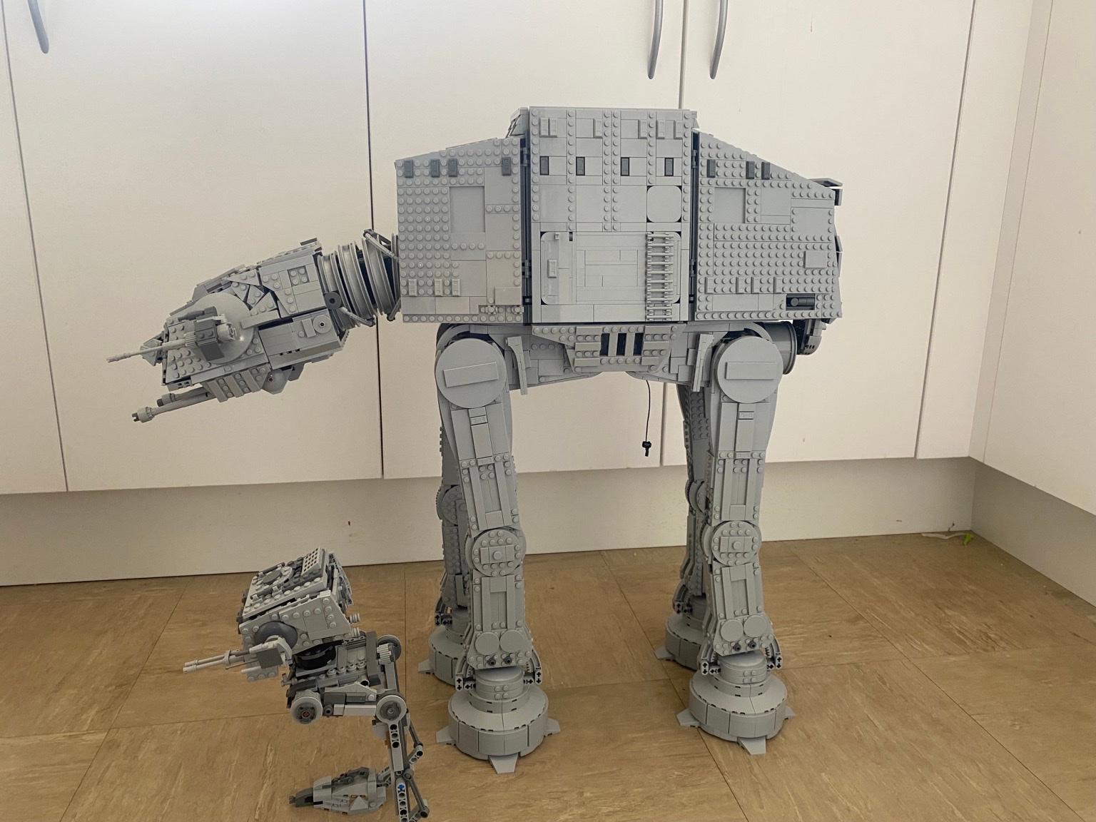 LEGO Star Wars UCS AT AT Complete set in CM23 Hertfordshire für 500,00 ...