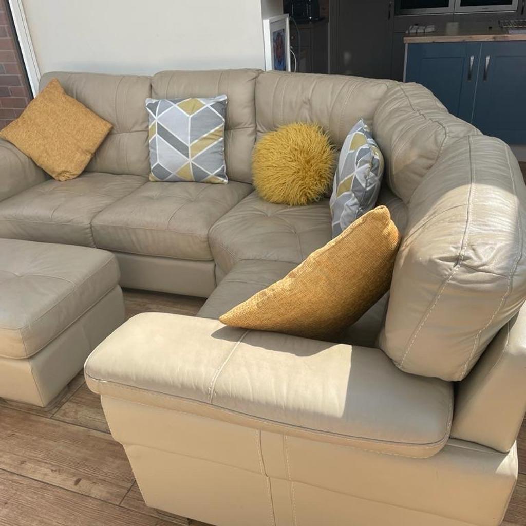 Leather corner sofa/settee in B77 Tamworth for £200.00 for sale | Shpock