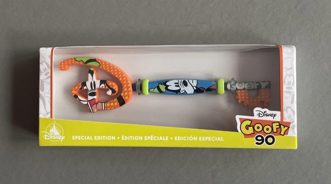 Genuine DISNEY Store Goofy Key, 90th Annivers in L10 Liverpool für 4,00 ...