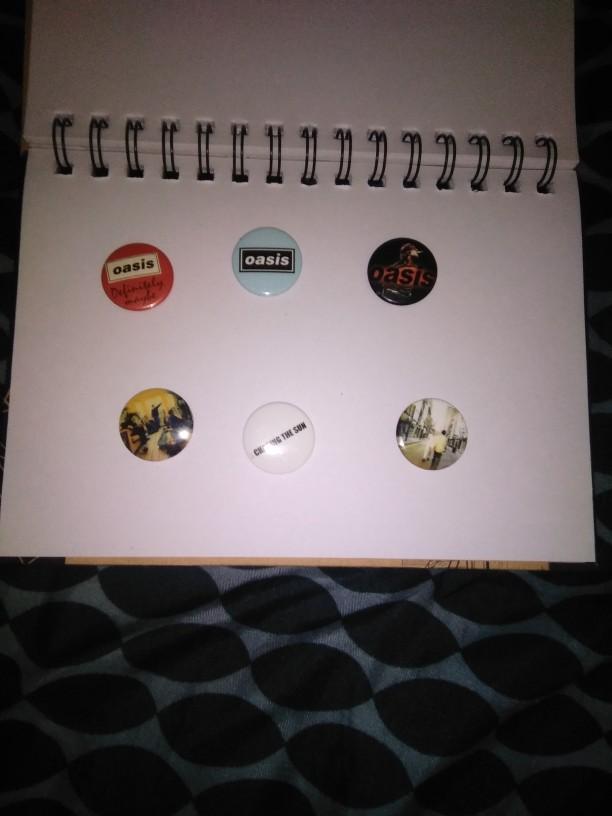 Oasis X 6 Pins Badges. in CF24 Cardiff für 4,00 £ zum Verkauf | Shpock DE