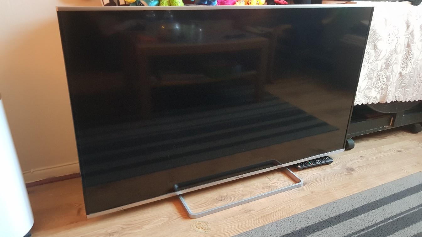 50' Panasonic smart TV+remote controler in WD18 Watford für gratis zum ...