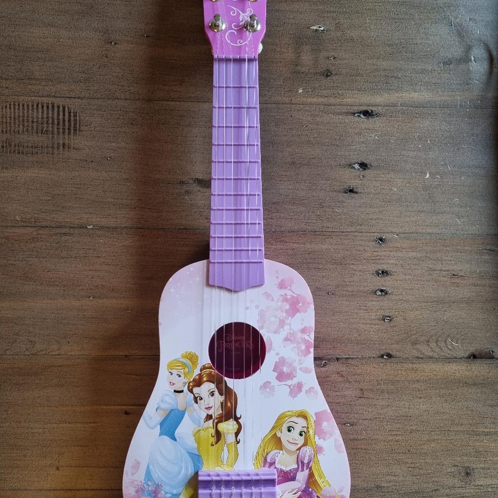 Disney Princess Guitar in WS10 Sandwell für £ 2,00 zum Verkauf | Shpock AT