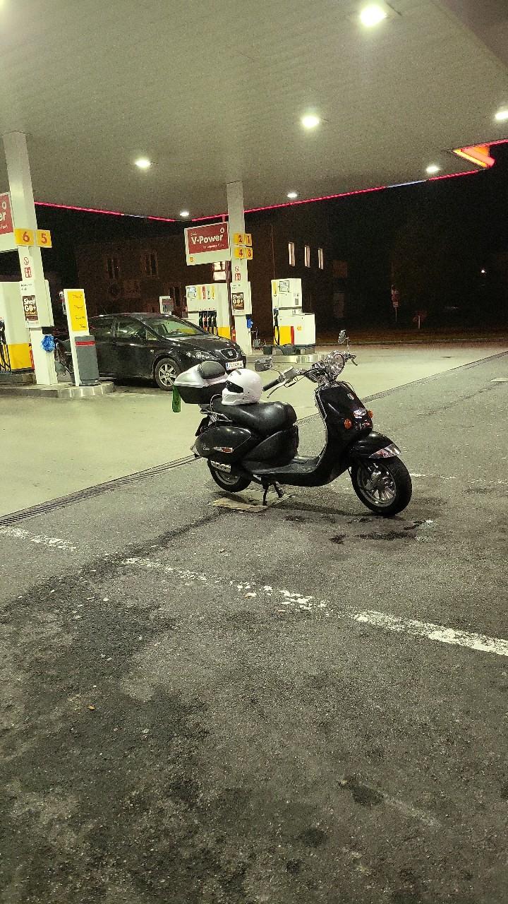 Moped Aprillia in 6800 Stadt Feldkirch für 600,00 € zum Verkauf | Shpock DE