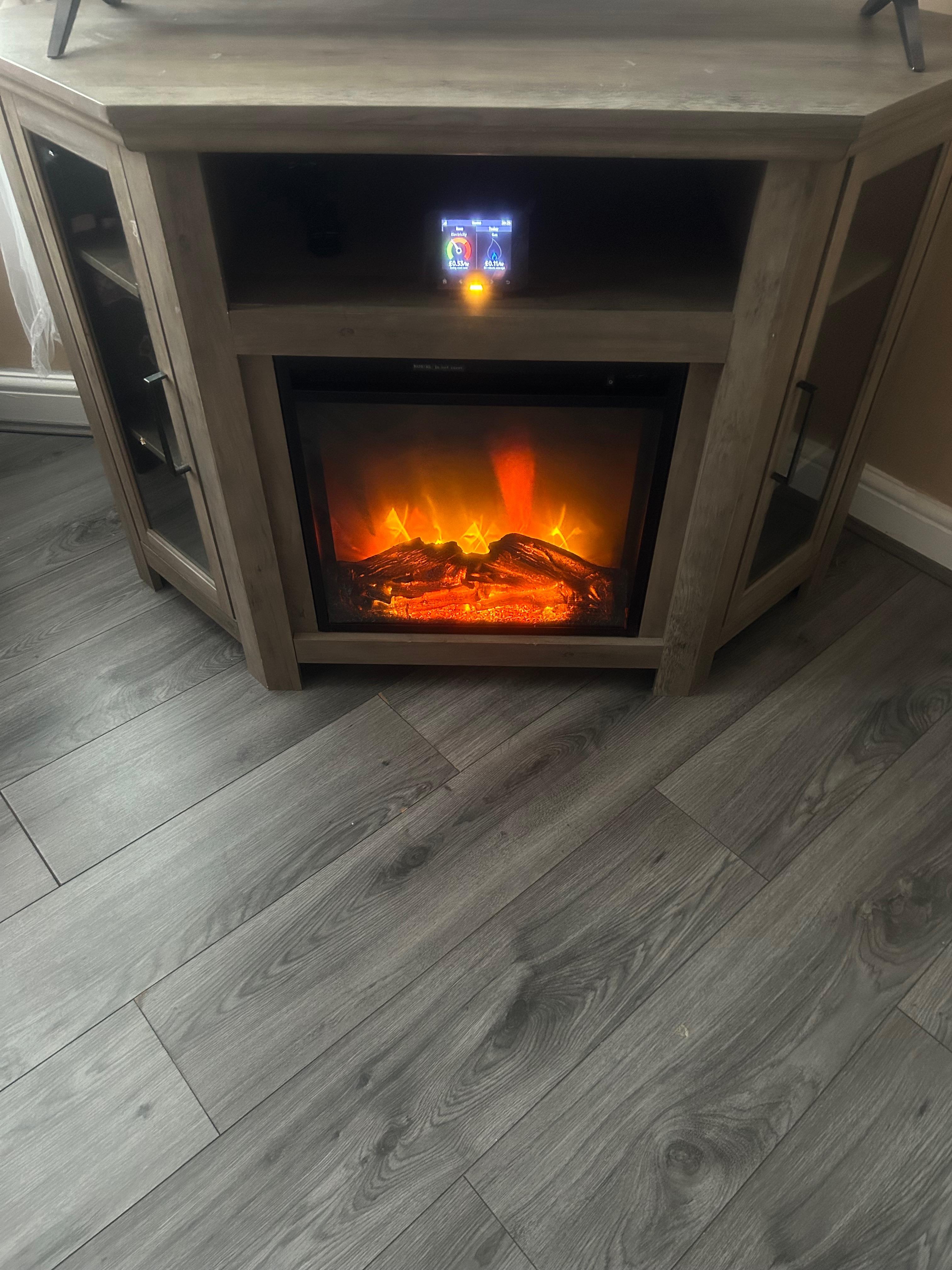 Tv unit with heater in L13 Liverpool für £ 150,00 zum Verkauf | Shpock AT