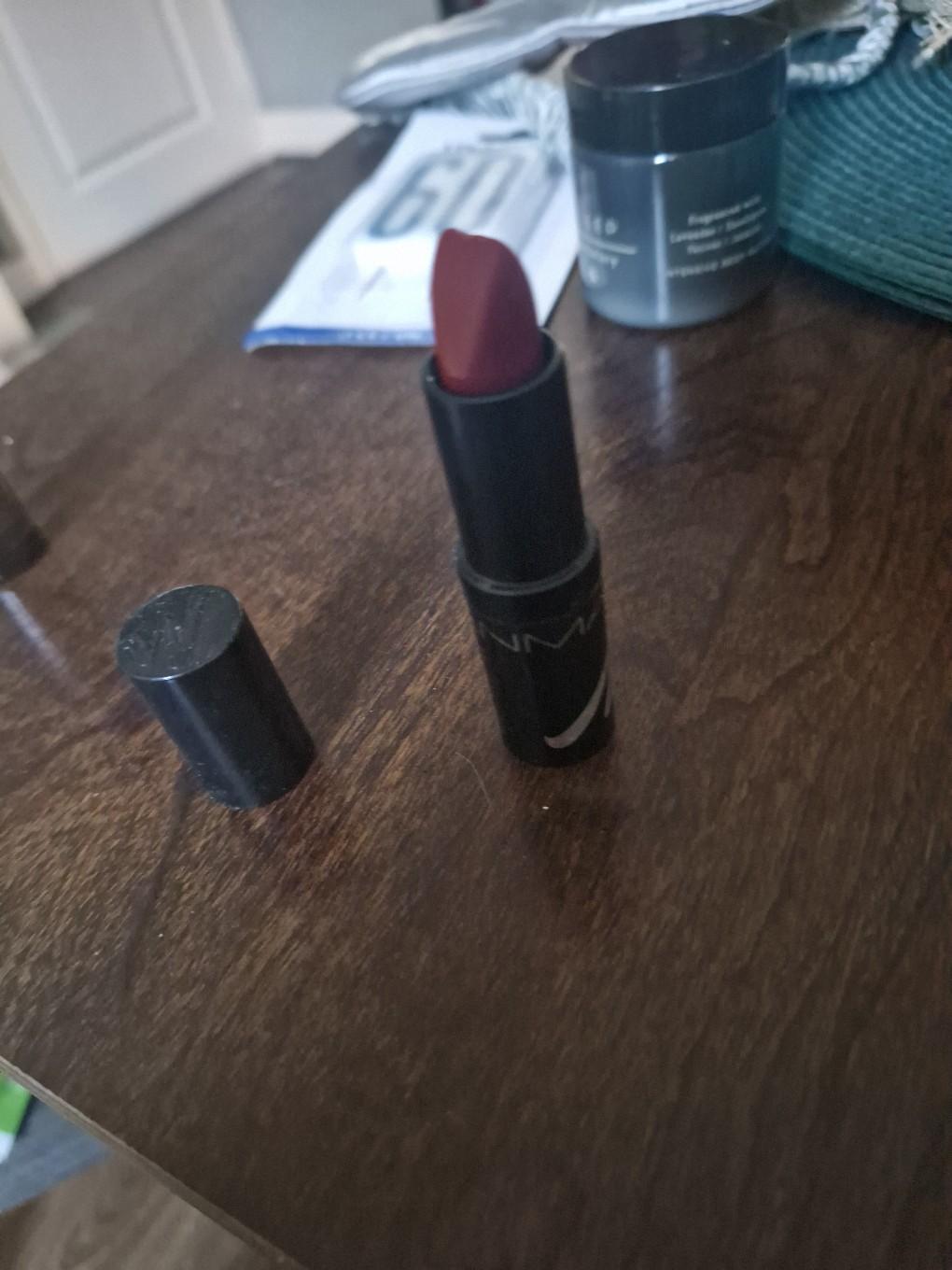 msnhatten lipstick in L4 Liverpool für £ 1,00 zum Verkauf | Shpock AT