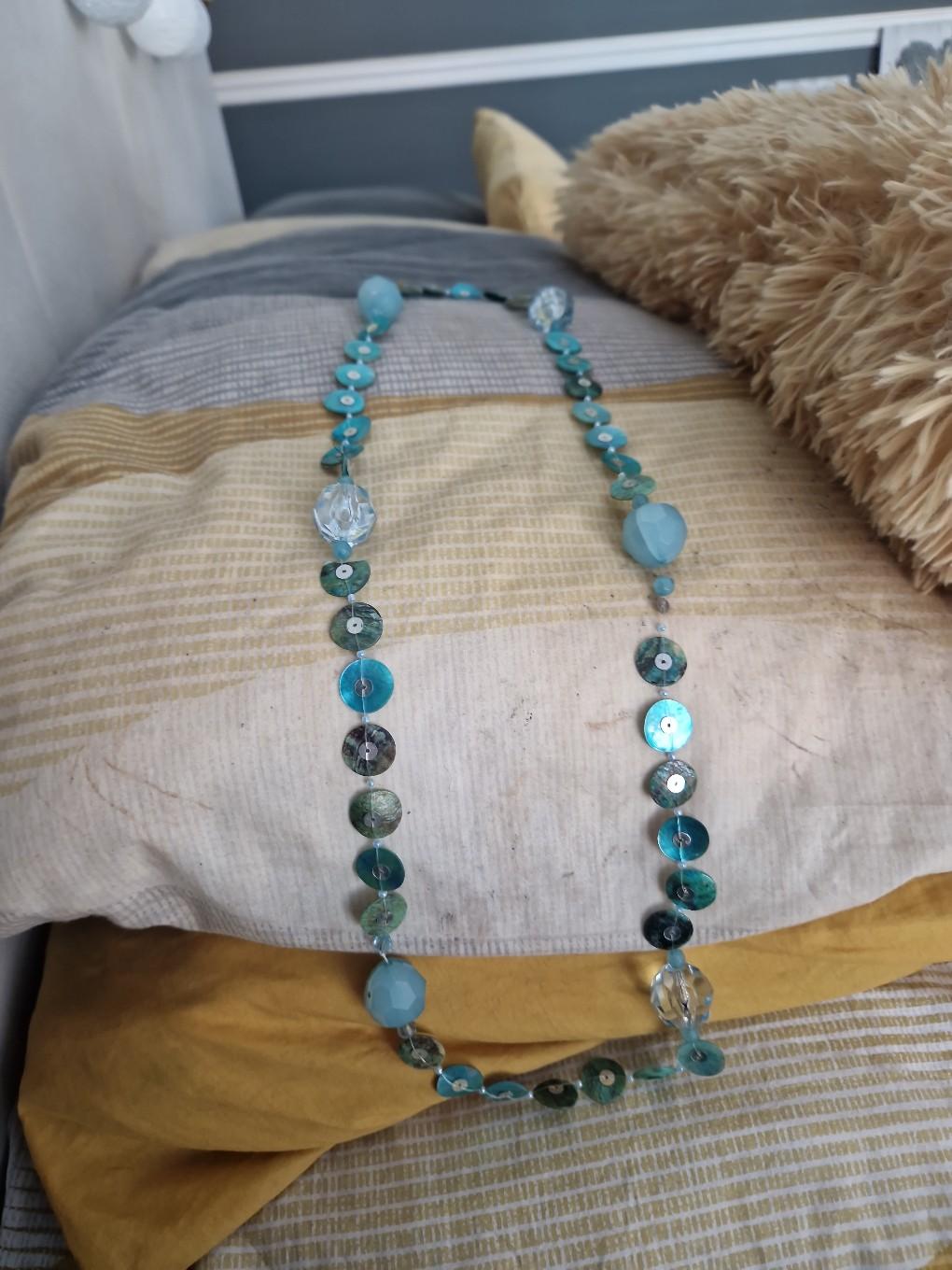 long aqua beads in L4 Liverpool für £ 1,00 zum Verkauf | Shpock AT