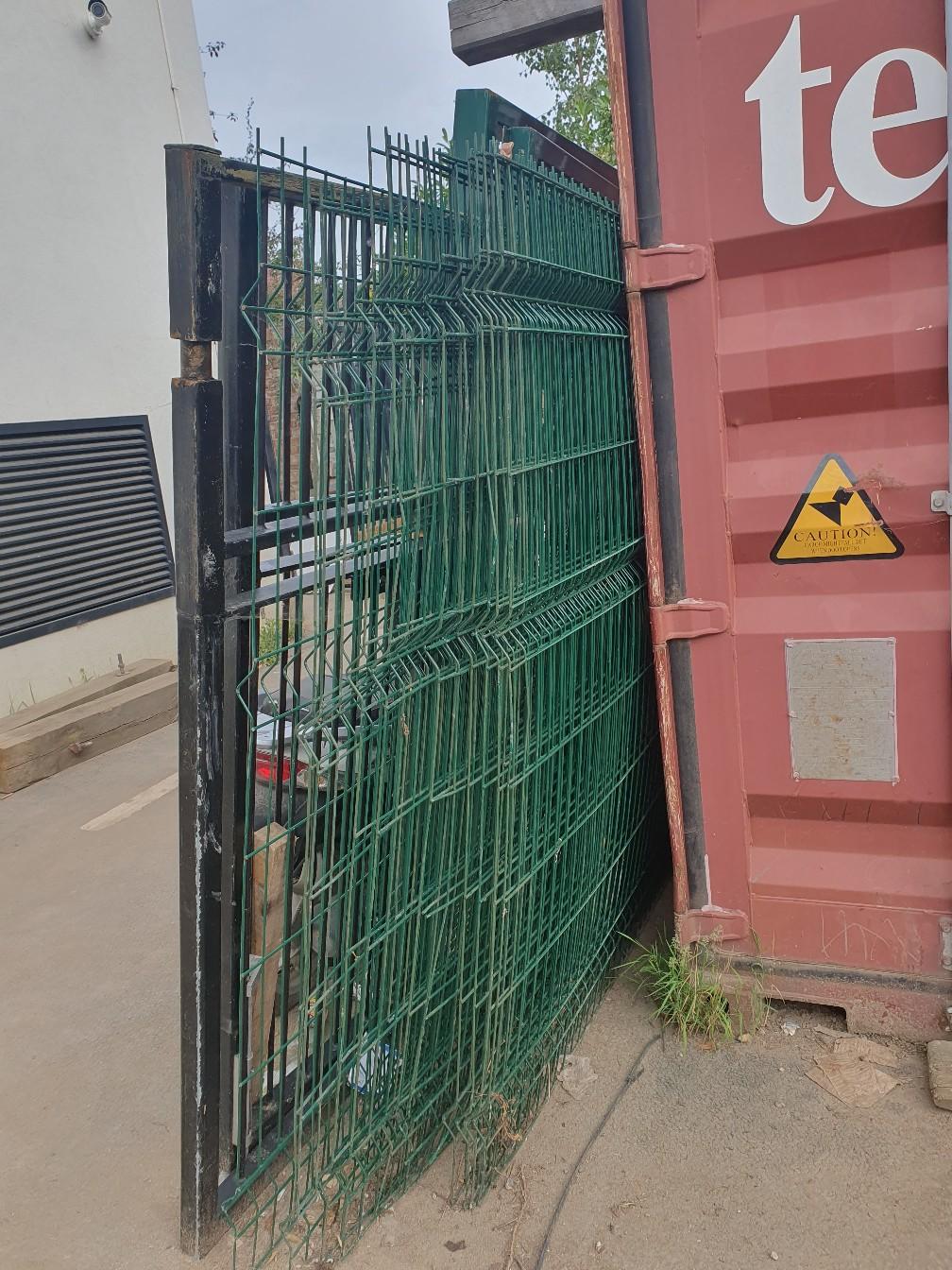 V Profile Mesh Fencing Panel in BR2 Londyn for £25.00 for sale | Shpock