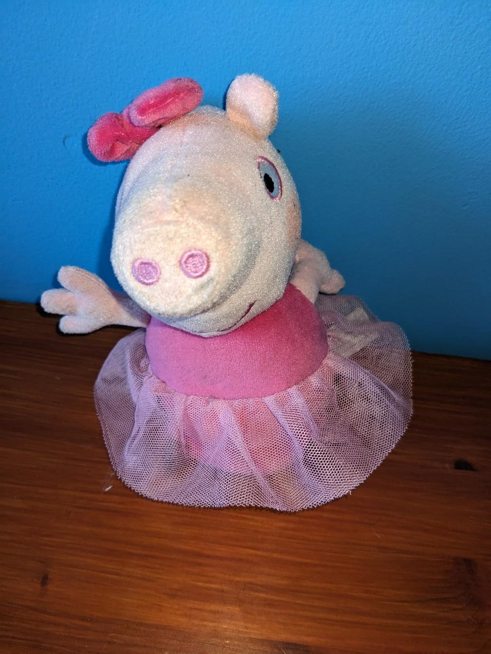 Peppa pig soft toy in M26 Radcliffe für 0,30 £ zum Verkauf | Shpock DE