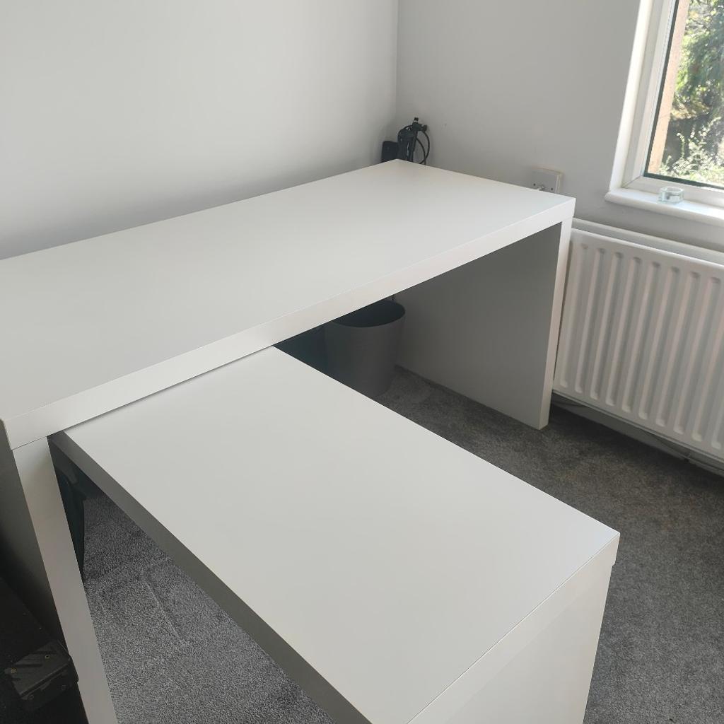 IKEA Desk with pull-out panel (white) in W5 London für 80,00 £ zum ...