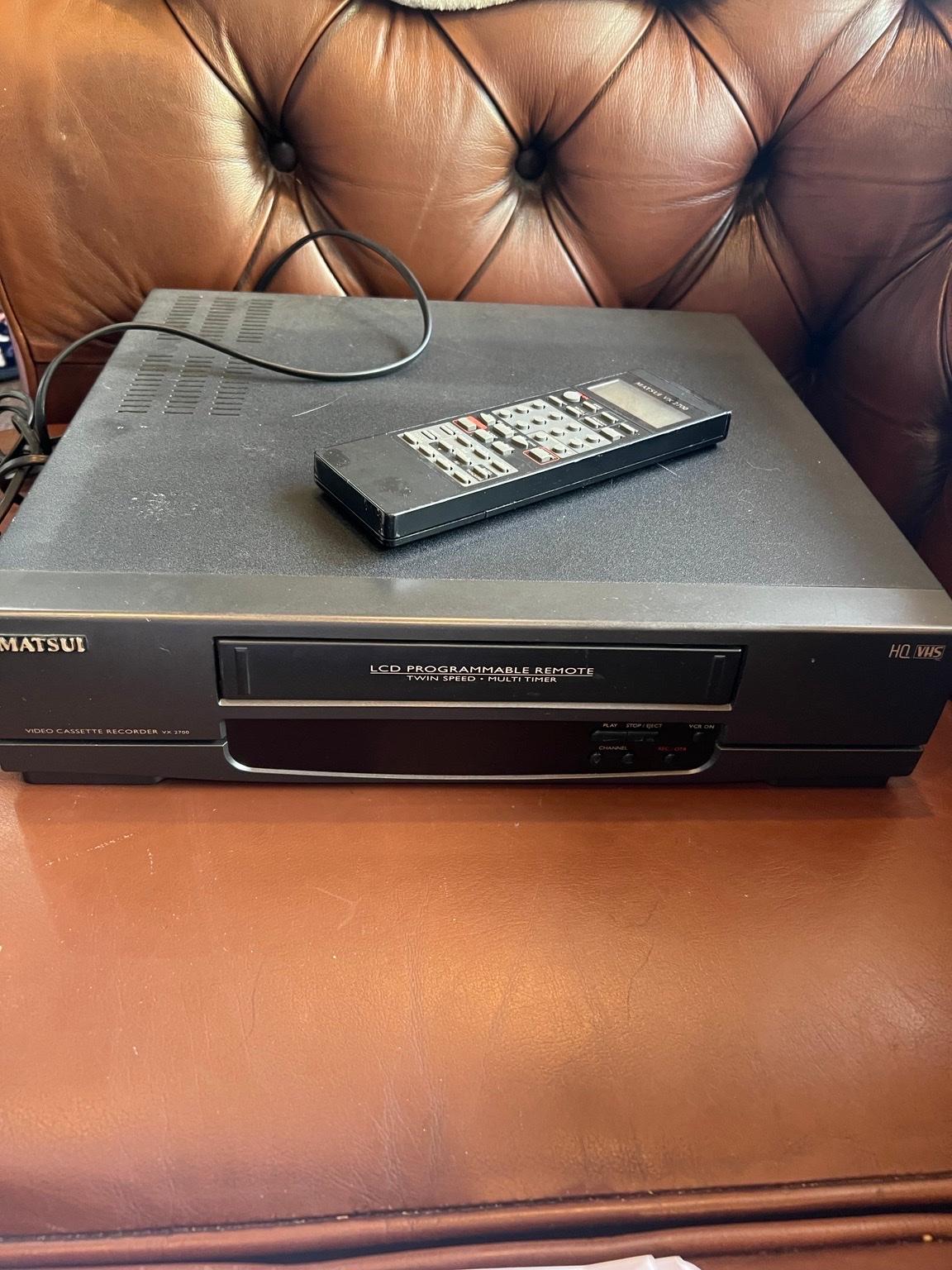 Matsui VX2700 vhs video player & recorder in KT18 Banstead für 15,00 ...