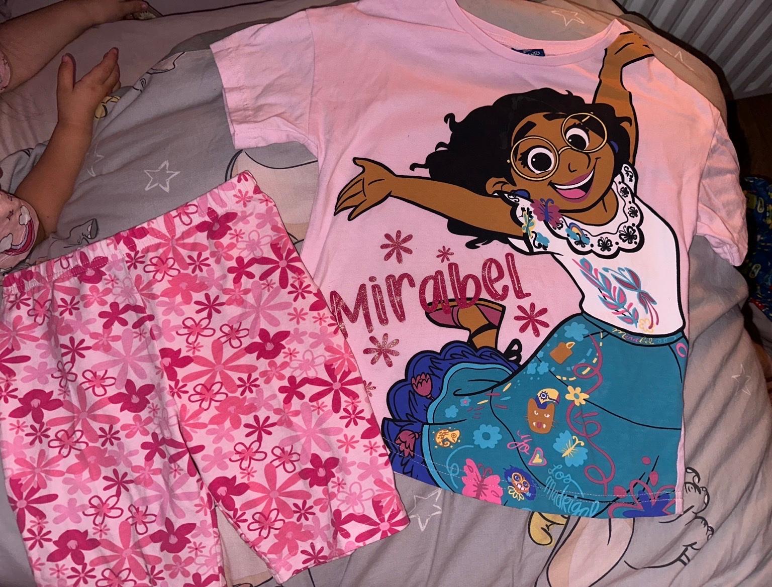 Girl’s Encanto Mirabel Pyjamas Age 8 Years in L11 Liverpool für 4,00 ...