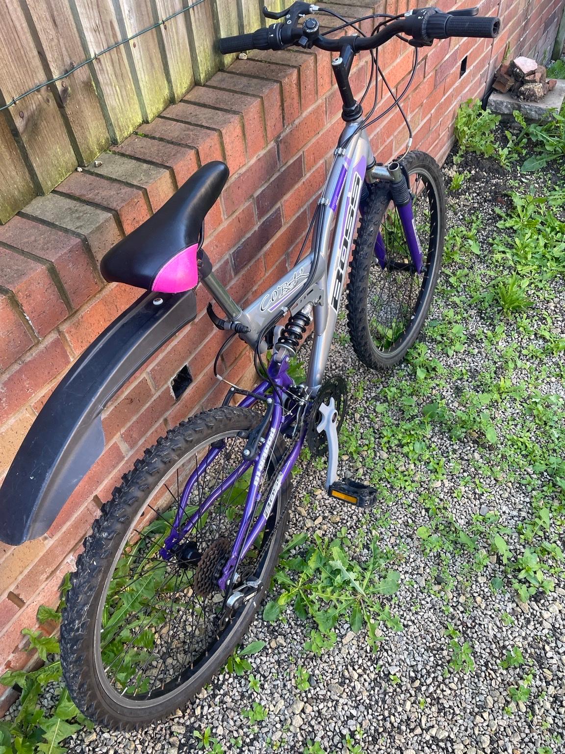 Women’s mountain bike in DY1 Coseley für 60,00 £ zum Verkauf | Shpock DE