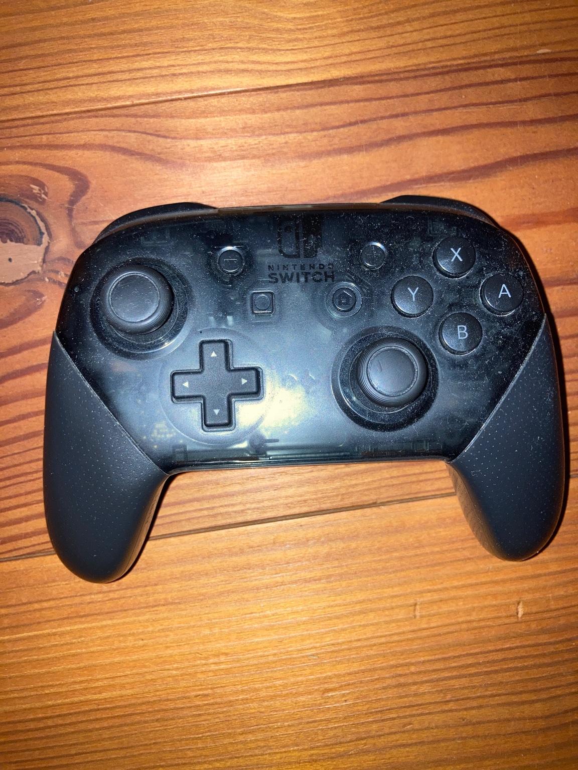 Nintendo Switch Pro Controller in 3970 Gemeinde Unserfrau-Altweitra für ...