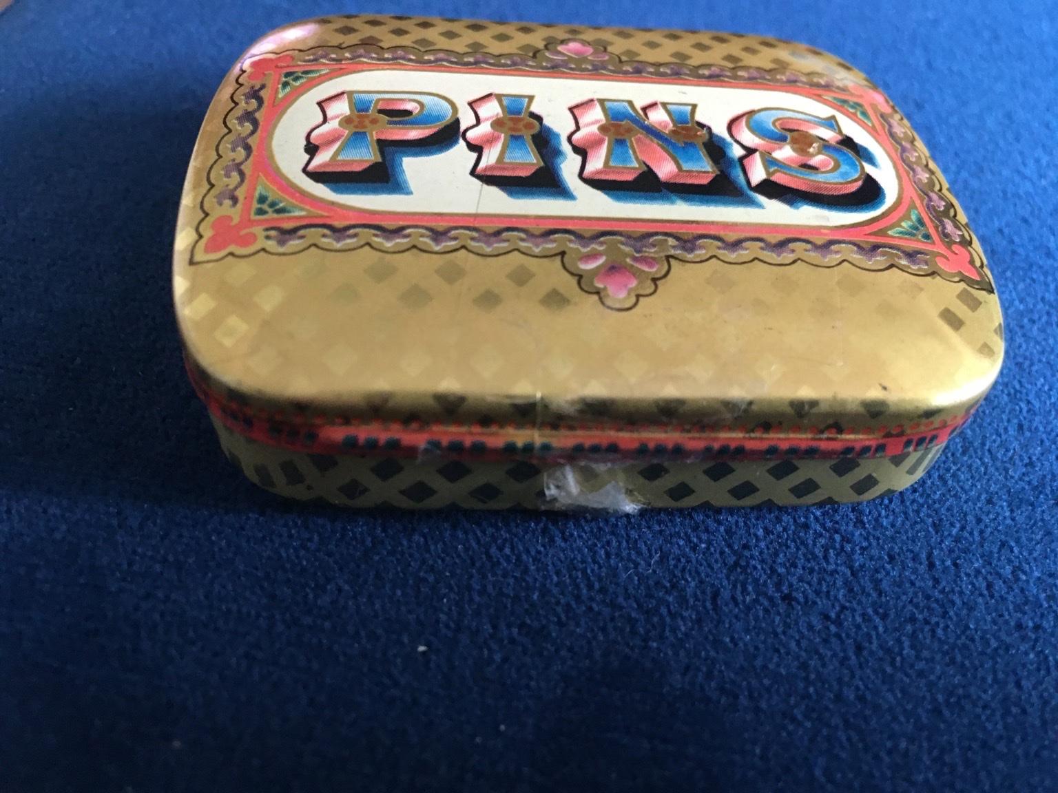 Retro small pin tin with pins and buttons in B97 Redditch für 6,00 ...