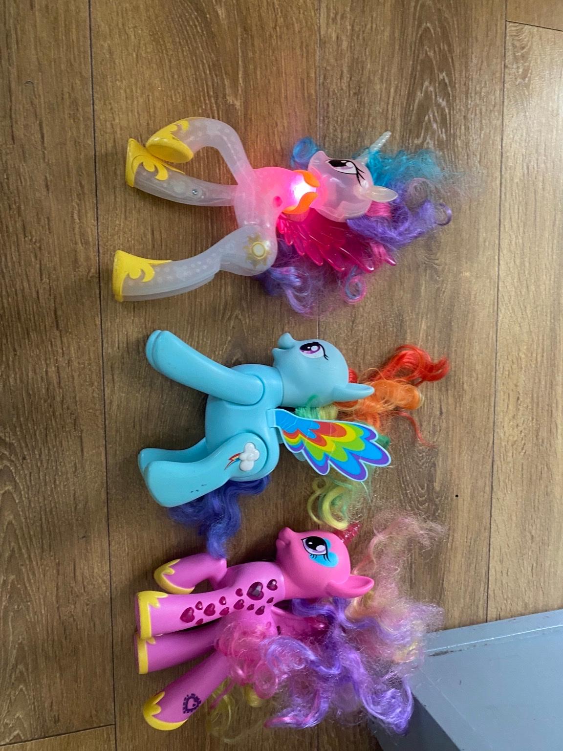 6 Unicorn bundles in LU1 Luton für £ 15,00 zum Verkauf | Shpock AT