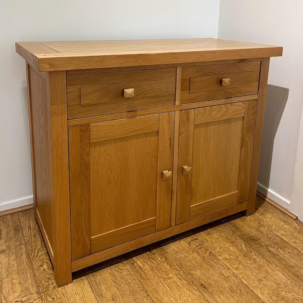 SOLID OAK SMALL SIDEBOARD in L22 Crosby für £ 135,00 zum Verkauf | Shpock AT