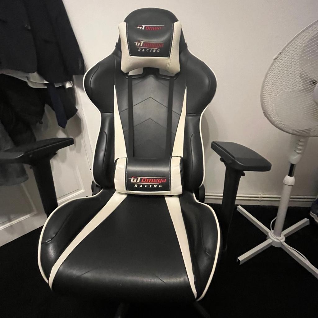 Gt omega white and black gaming chair in DA17 London für £ 50,00 zum ...