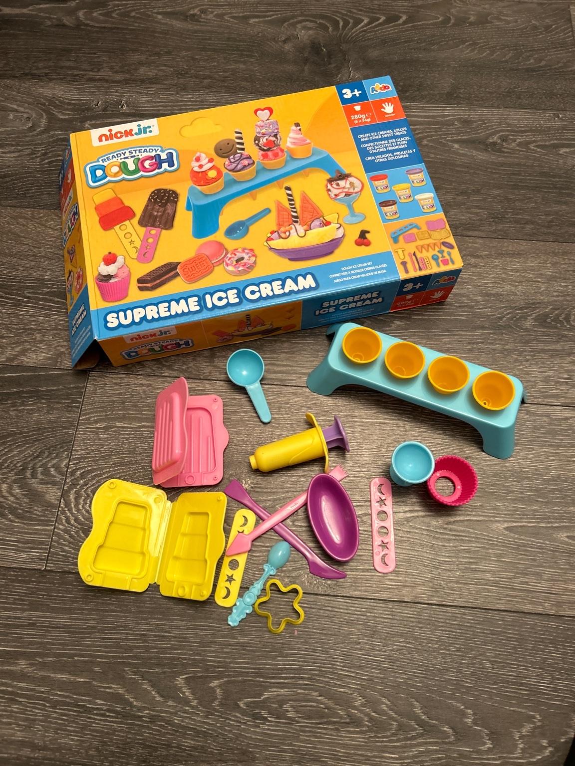 Supreme ice cream set in DY1 Coseley für 2,50 £ zum Verkauf | Shpock DE
