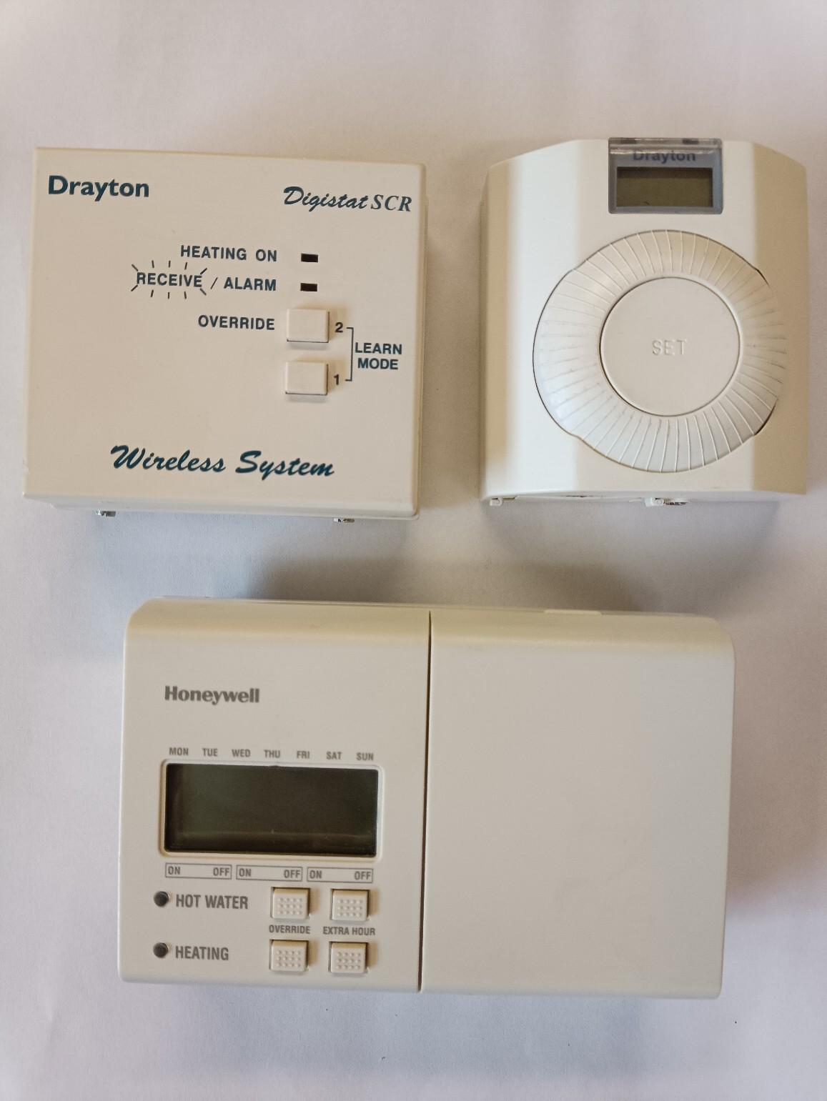 Honeywell programmer and Drayton wireless set in CO4 Colchester für 80 ...