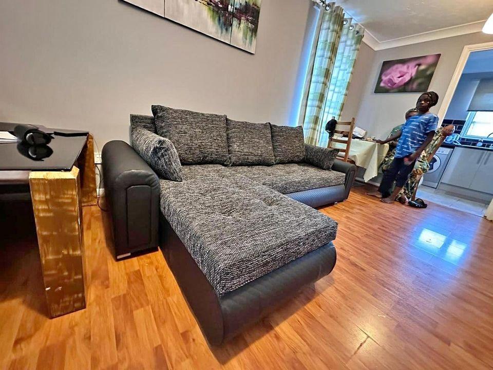 NICE LOOKING STORAGE SOFABED FOR SALE ! in MK40 Bedford für 449,00 ...