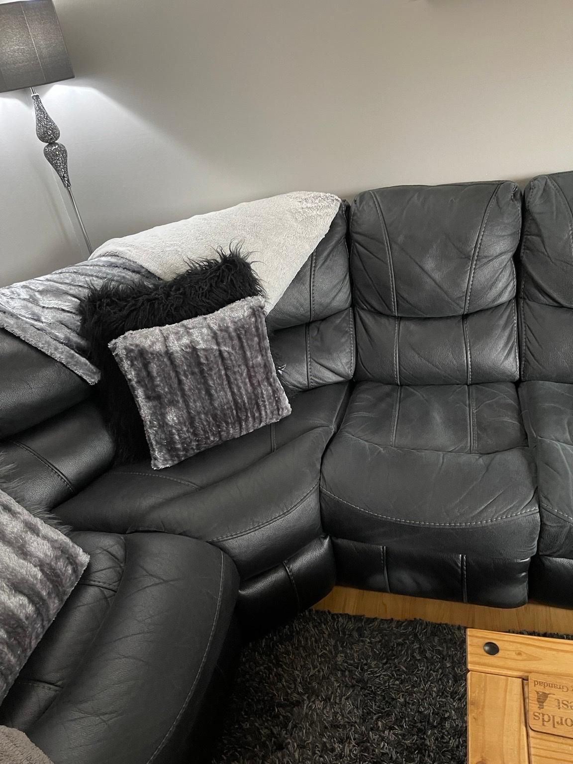 SCS BLACK RECLINER LEADER SOFA in S6 Sheffield für 100,00 £ zum Verkauf ...