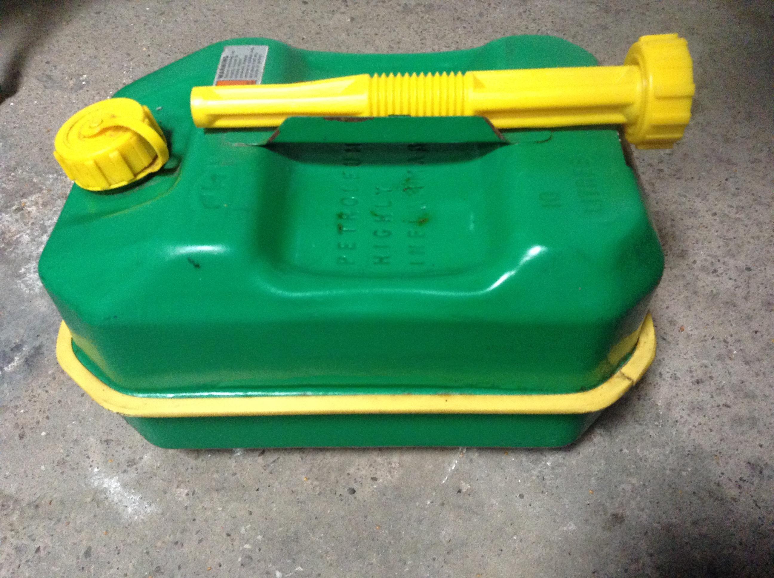 10 LITRE EXPLOSAFE METAL PETROL CAN in WV11 Wolverhampton for £25.00 ...