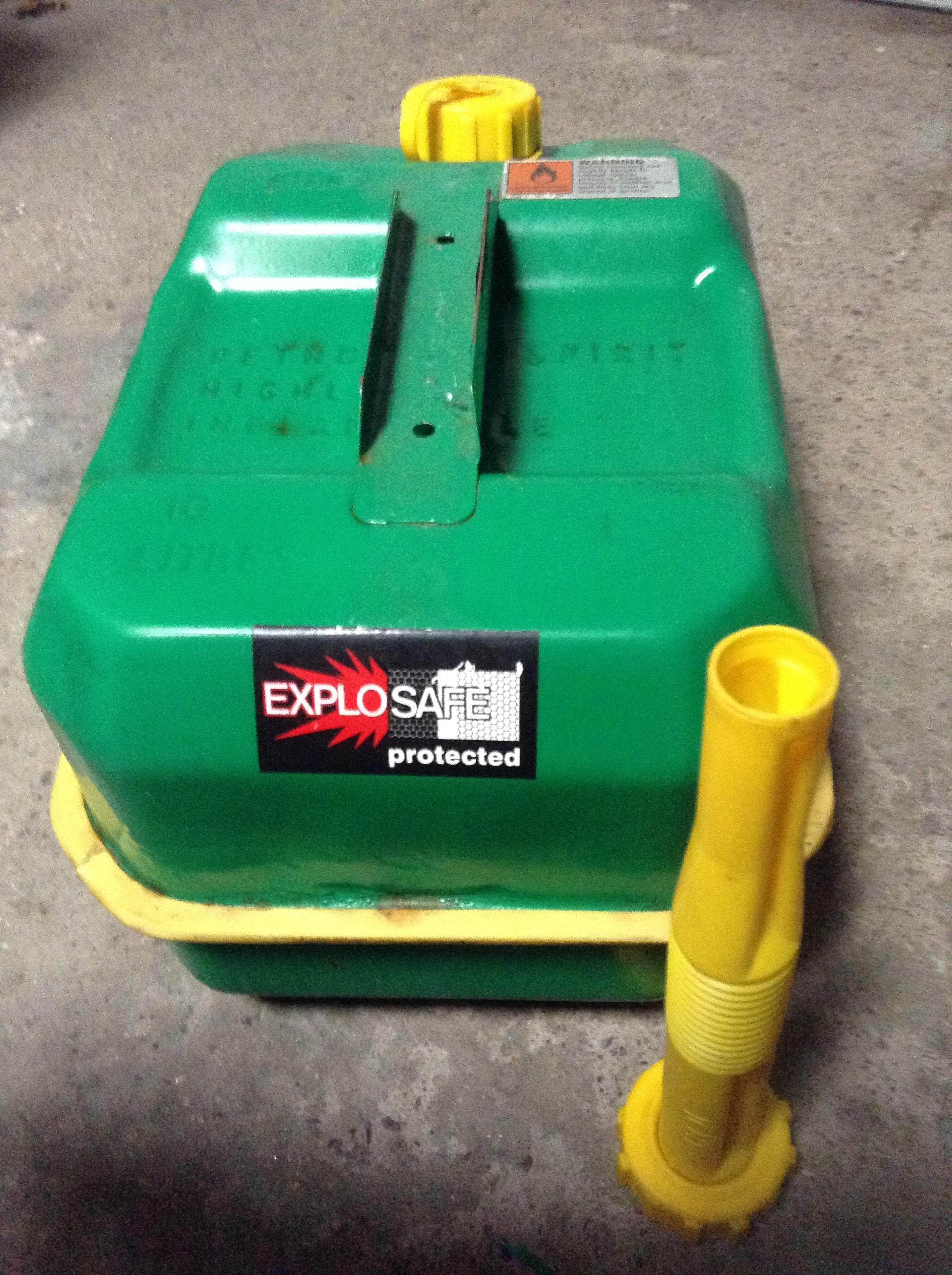 10 LITRE EXPLOSAFE METAL PETROL CAN in WV11 Wolverhampton for £25.00 ...