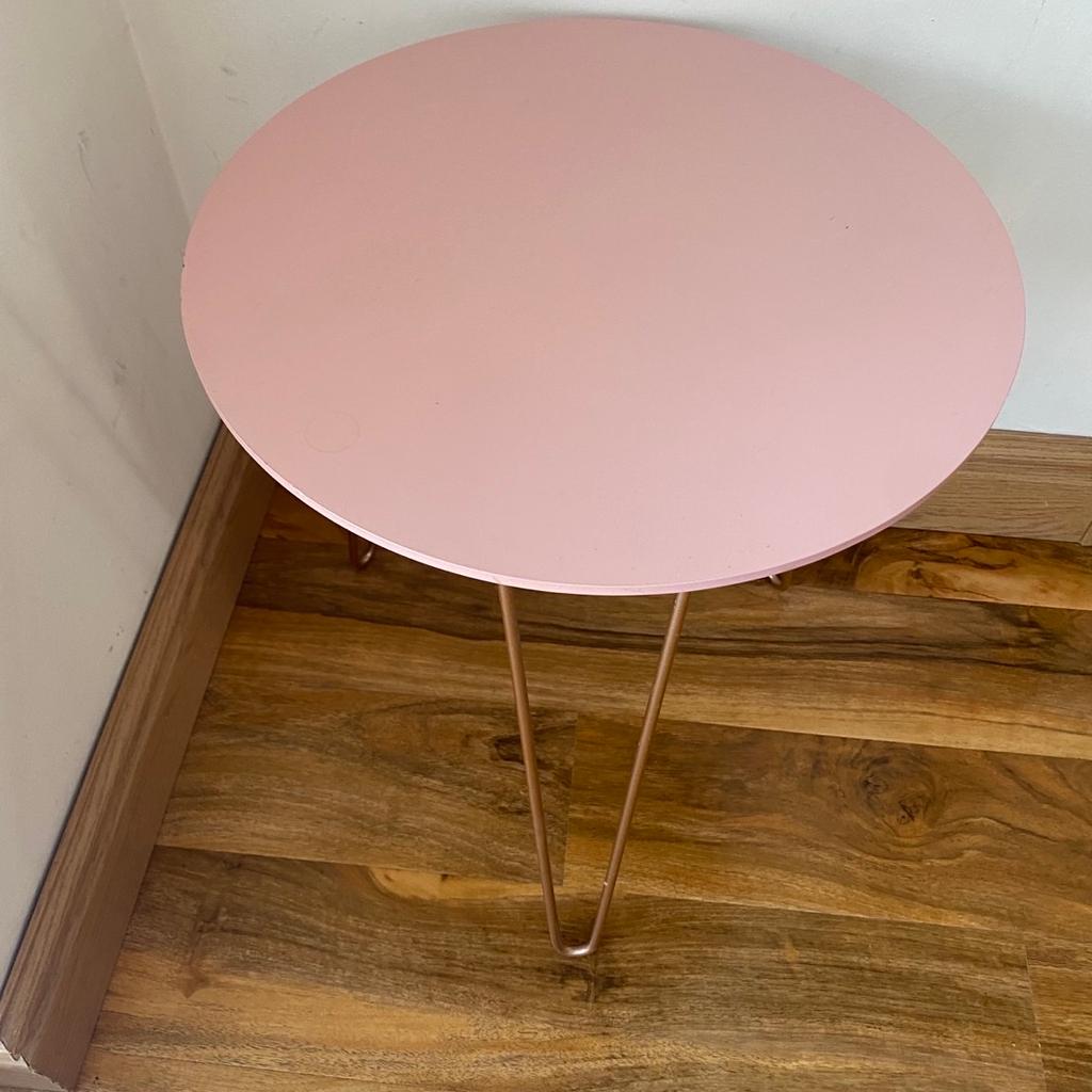 Pink table in SA1 Swansea for £5.00 for sale | Shpock