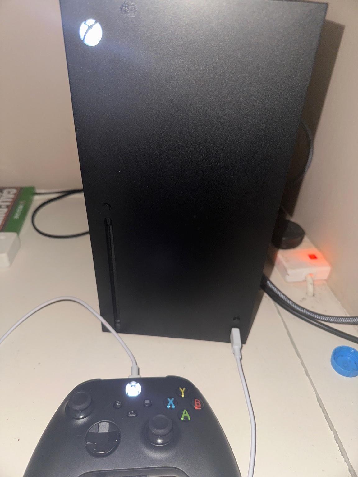 Xbox series X with box and controller in WS2 Bloxwich für 350,00 £ zum ...