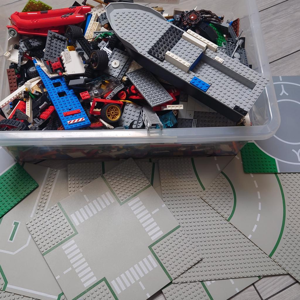 Box of Lego and Lego boards in KT3 London for £25.00 for sale | Shpock