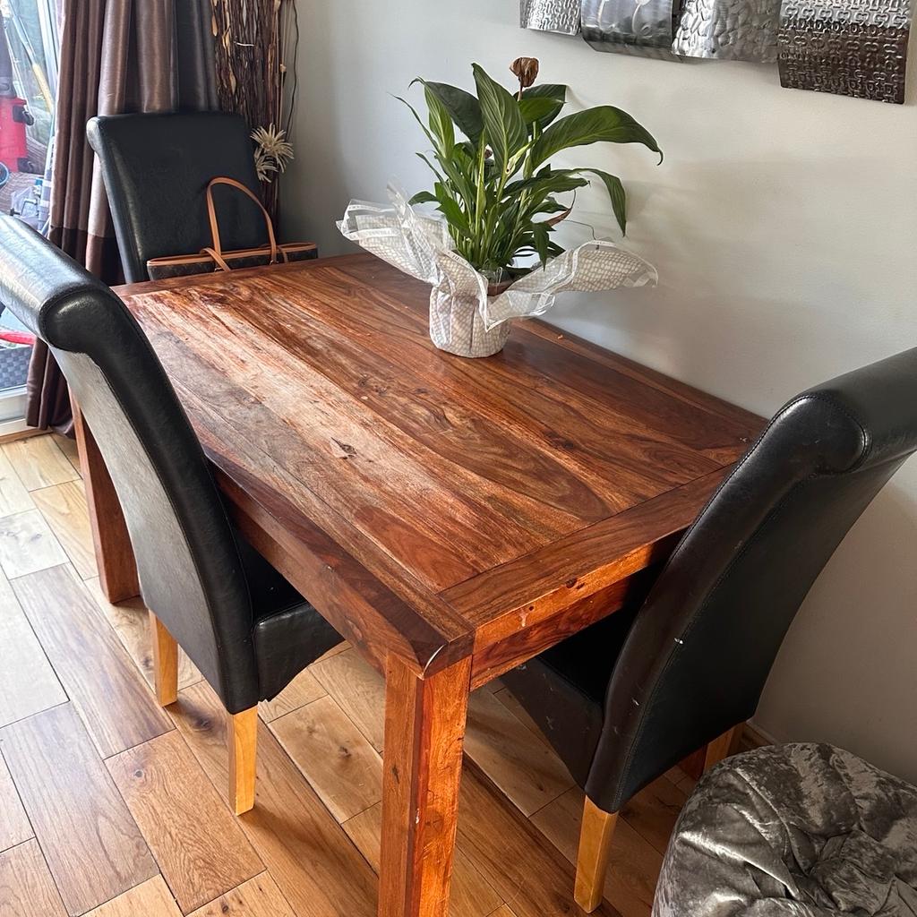 Solid oak table with 3 chairs in B68 Sandwell für £ 150,00 zum Verkauf ...