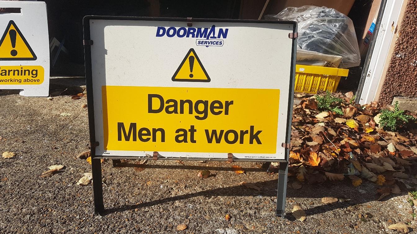 Warning Sign in ME7 Gillingham für 10,00 £ zum Verkauf | Shpock DE