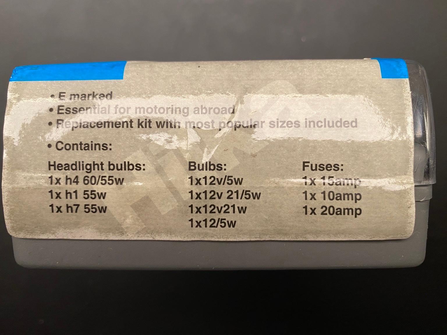 10 Pcs Universal 7 Bulbs & 3 Fuses Set in E15 London für £ 5,00 zum ...