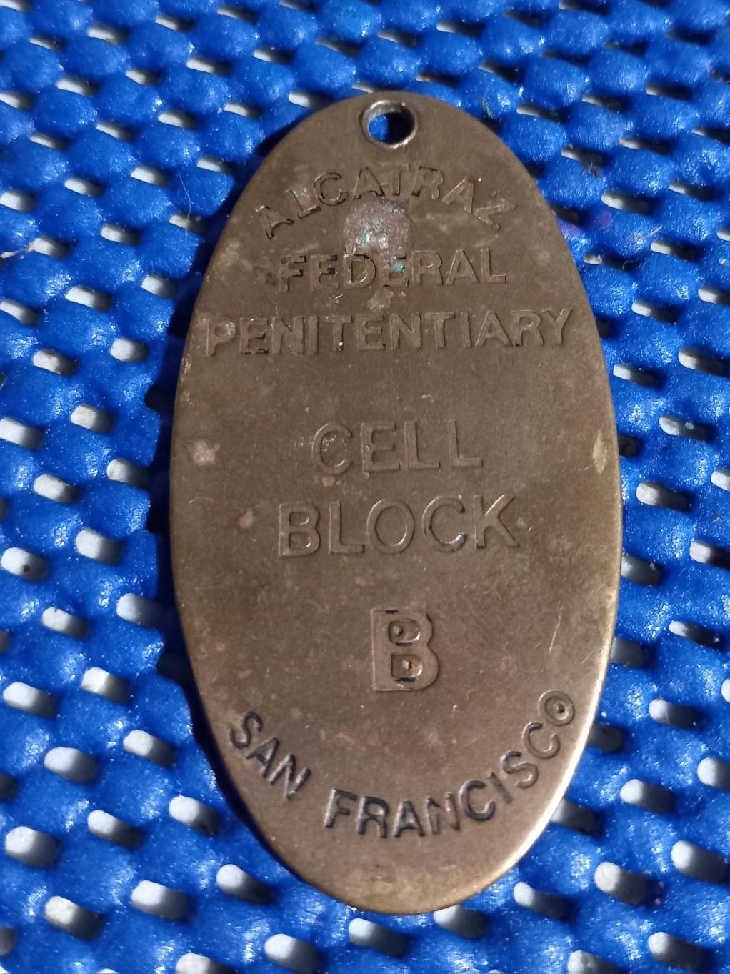 alcatraz brass cell block key fob in WA9 Helens für 8,00 £ zum Verkauf ...